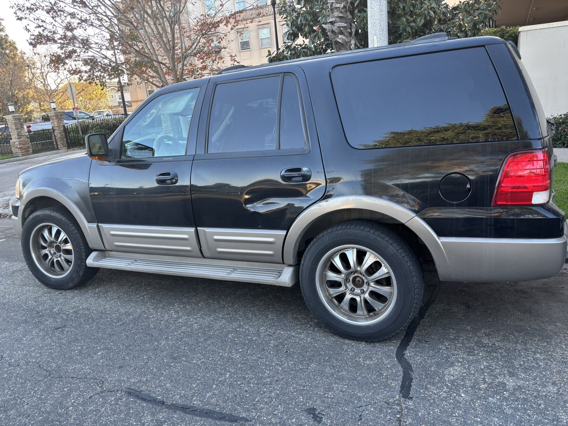2003 Ford Expedition for Sale in Oxnard, CA - OfferUp