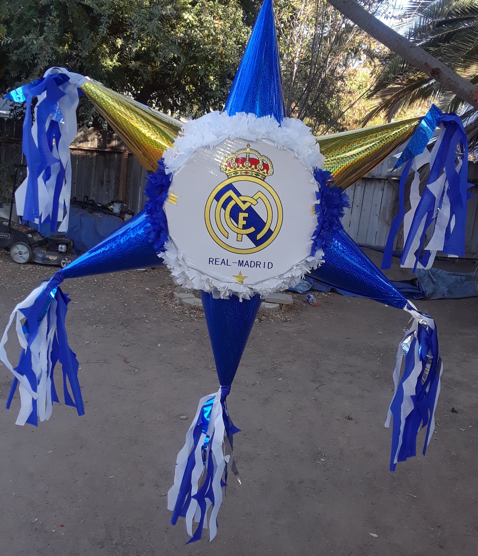 Real madrid piñatas son grandes fuertes y bonitas Riverside for Sale in ...