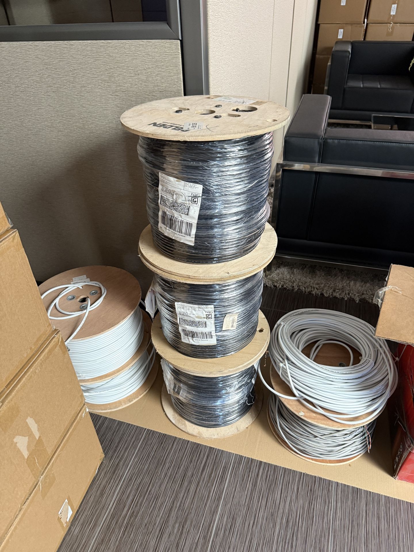 Ew Belden 7922A Industrial Cat 5e Cable ( 1000ft Spool) for Sale in San ...