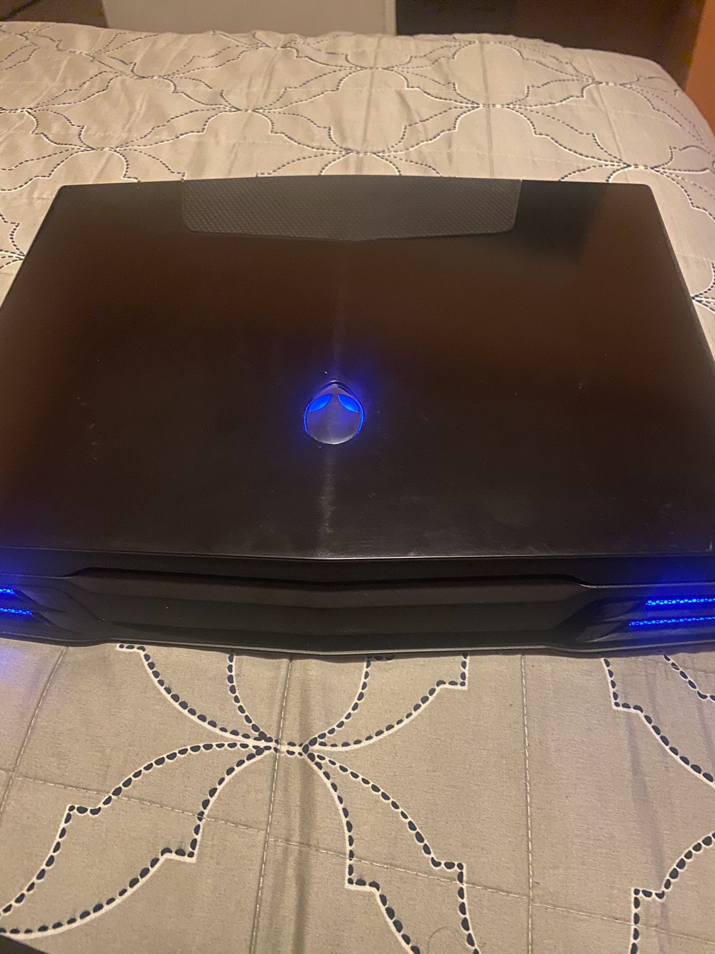 AlienWare M15x Gaming Laptop for Sale in San Bernardino, CA - OfferUp