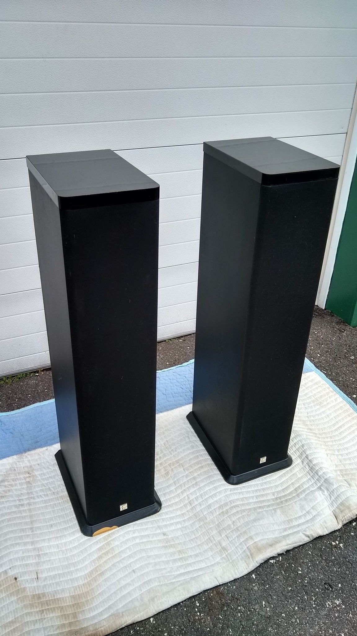 EOSONE RSF 600 Tower Speakers Bi-ampable RARE! for Sale in Egg Harbor ...