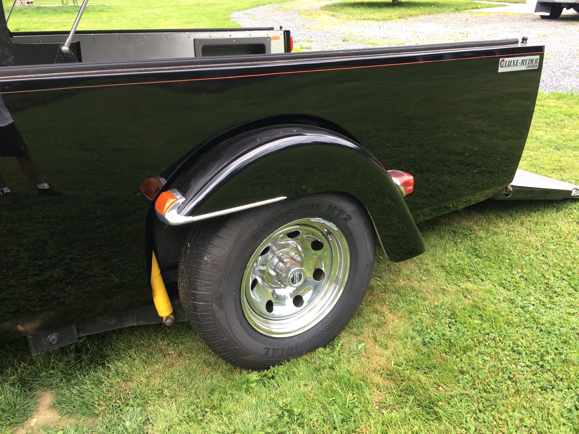 Luxe Ryder clam shell air bagged trailer for Sale in Snohomish, WA ...