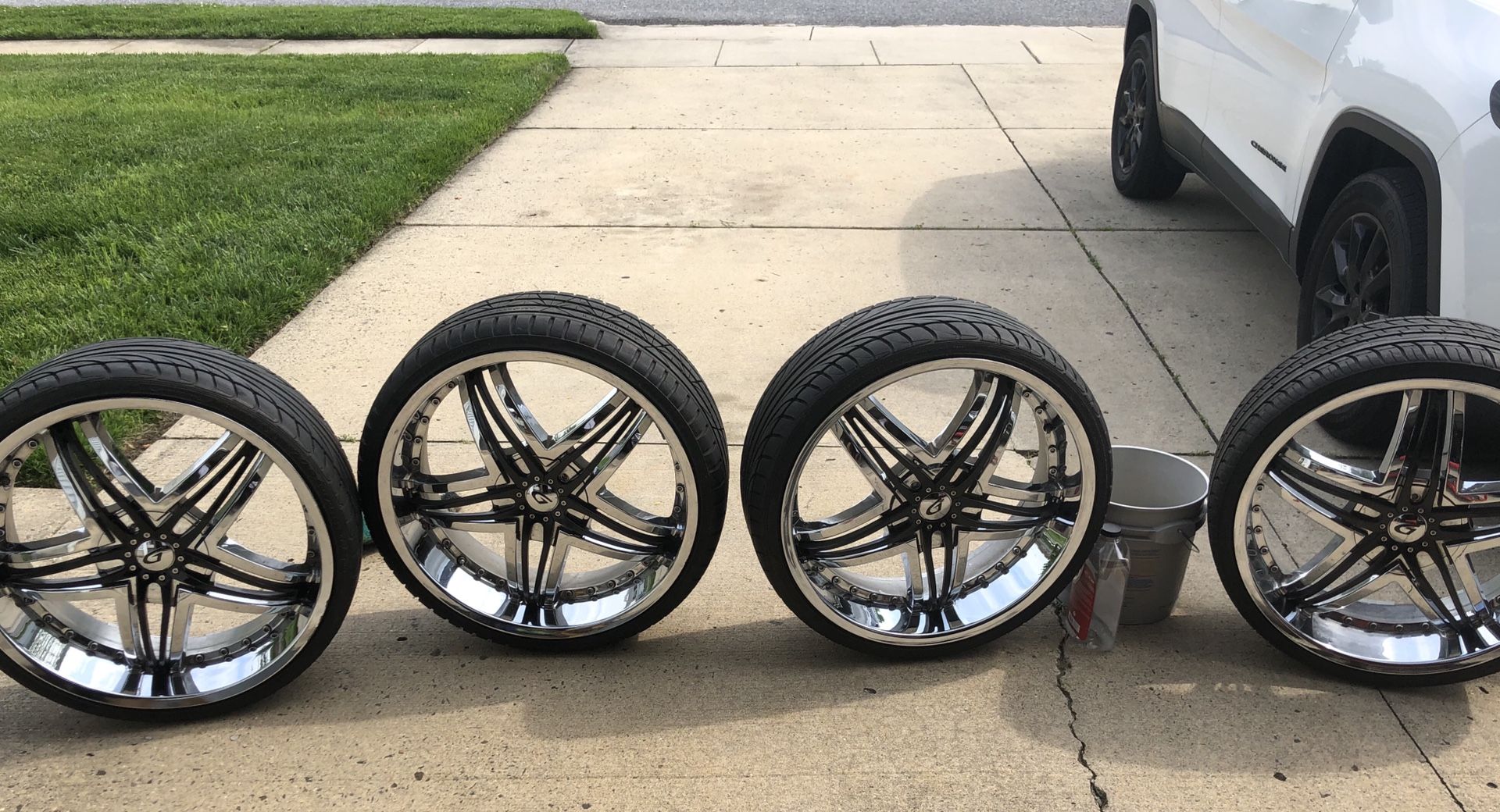Four 22 inch Diablo Gianna Blitz rims and tires. for Sale in Burlington ...