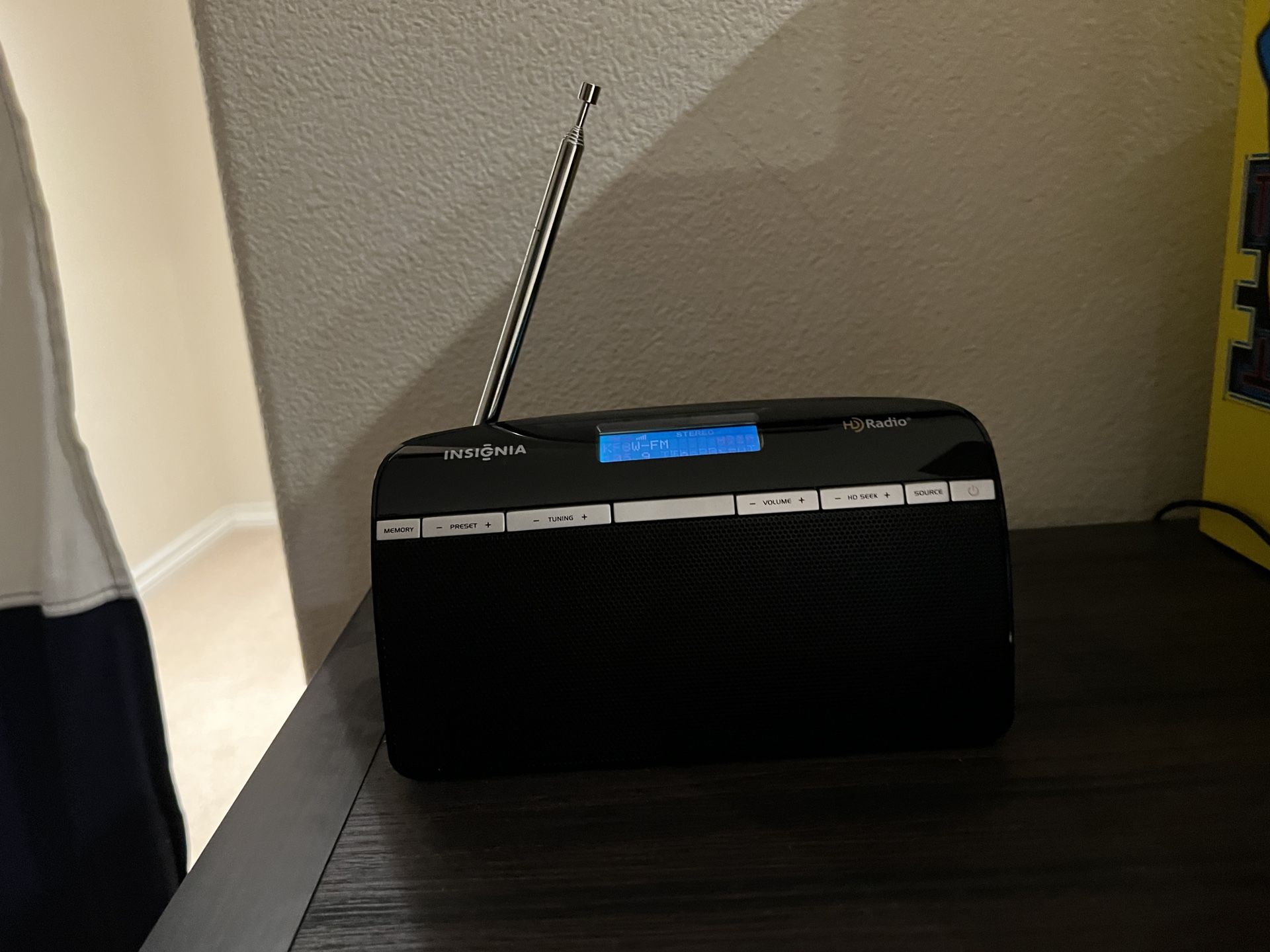 Insignia NS-HDRAD Portable Digital Tabletop FM HD Radio for Sale in ...