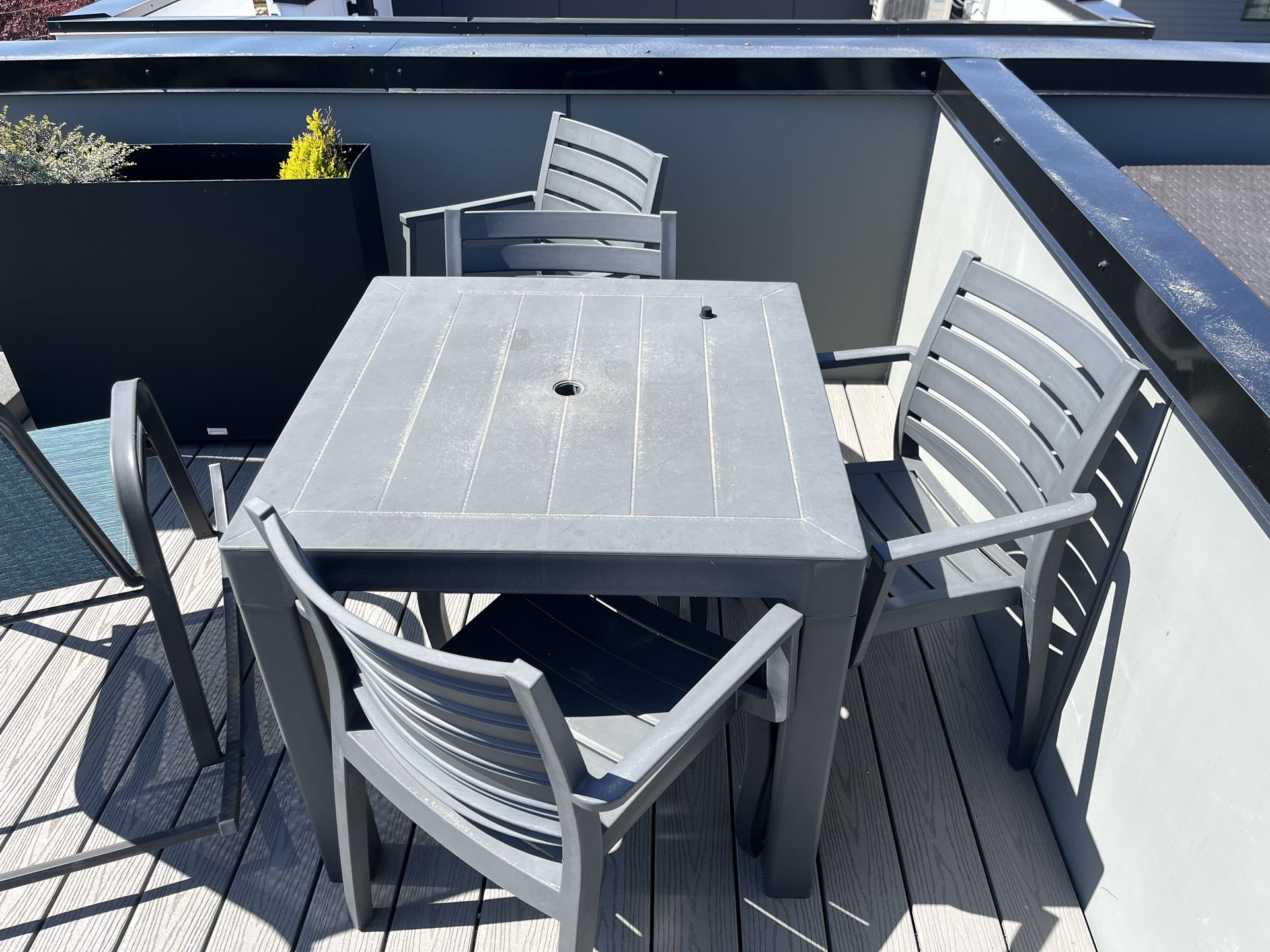 Outdoor Dining Set for Sale in Seattle, WA - OfferUp