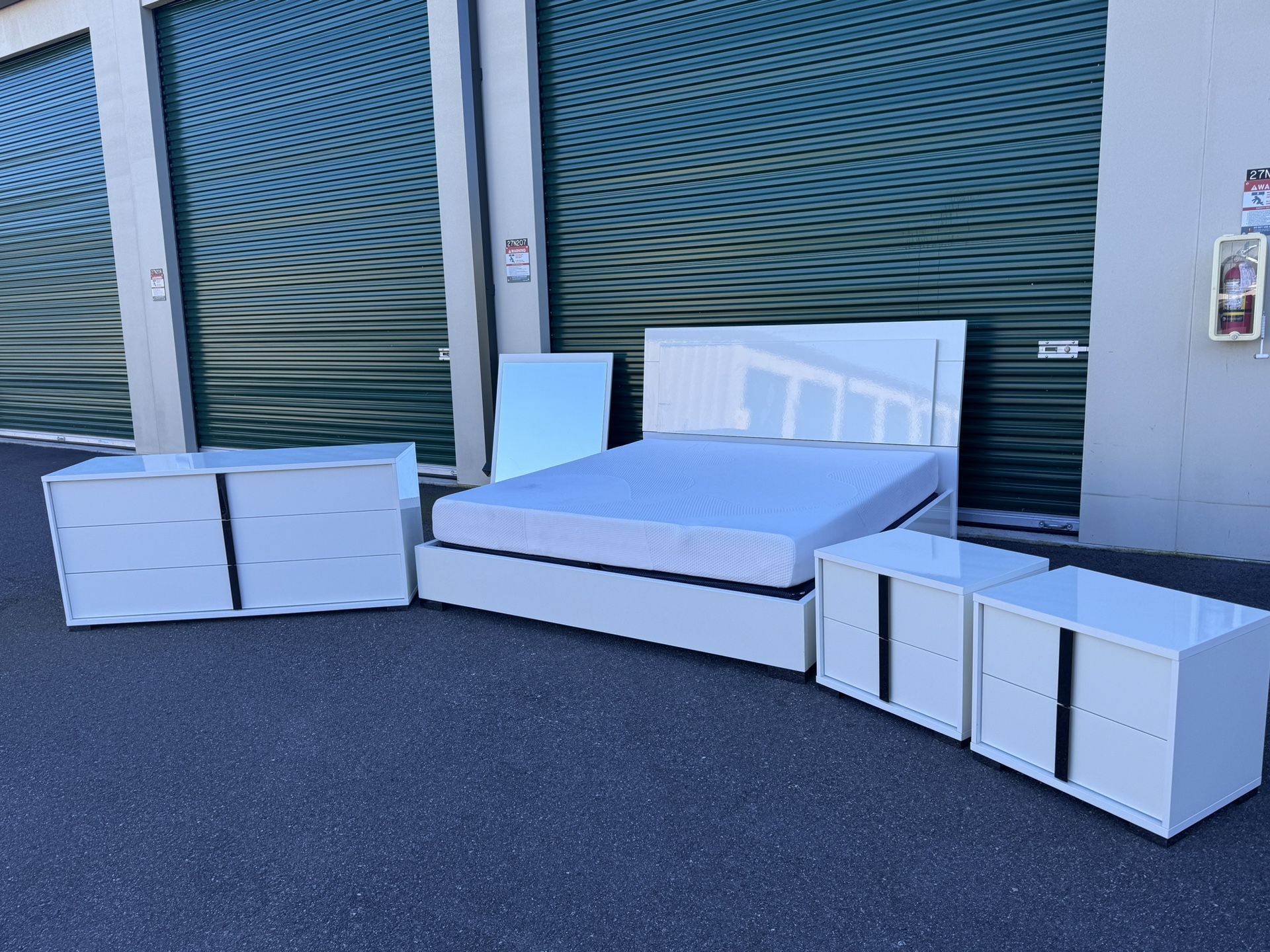 Beautiful Luma Vista Modern King Size Bedroom Set Made In Italy With ...