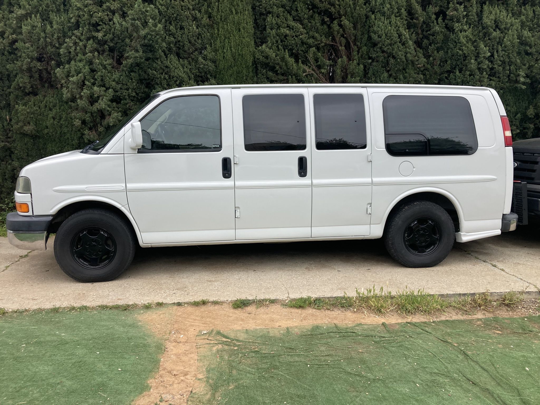 2004 Chevrolet Express for Sale in Los Angeles, CA - OfferUp
