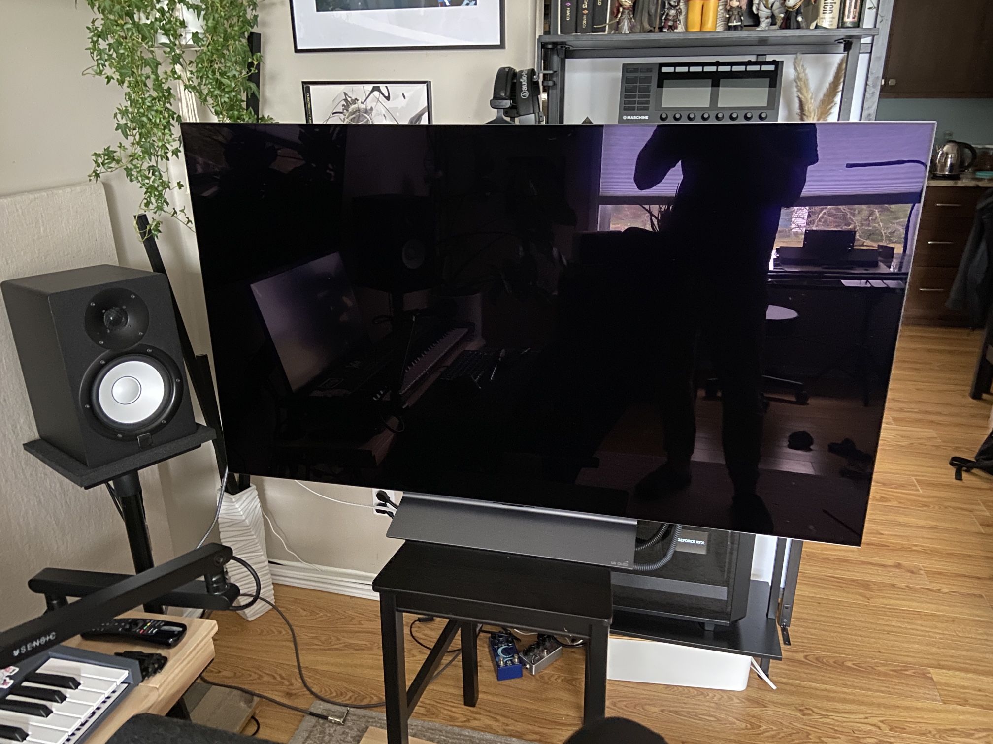 LG C2 55” OLED TV 3years Left On Warranty for Sale in Lynnwood, WA ...