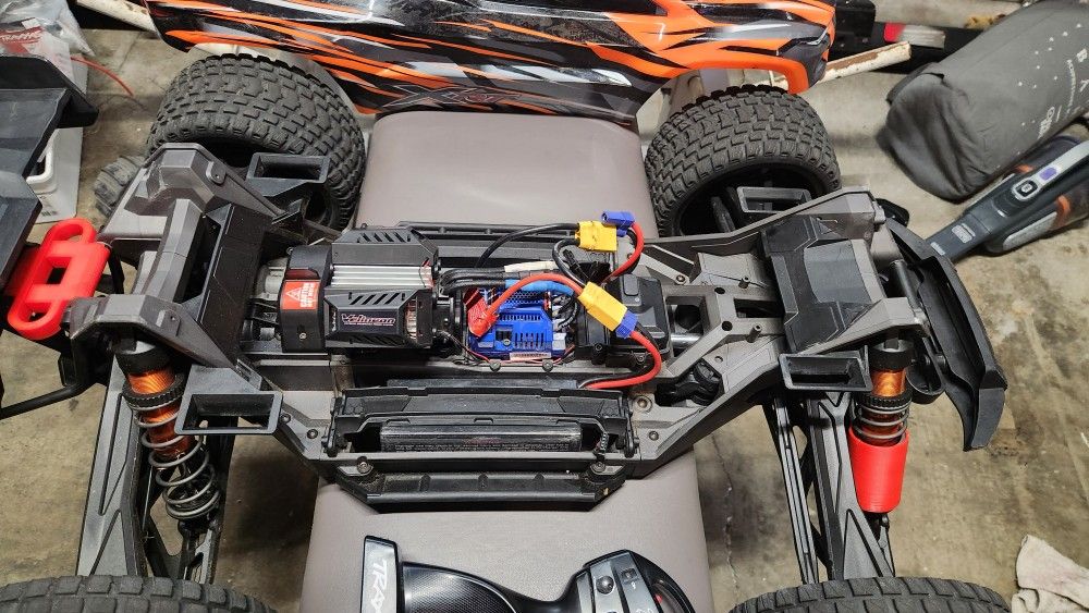 Traxxas XRT 8S Upgraded With Batteries, XT90 Adapters Wing Mount Shock ...
