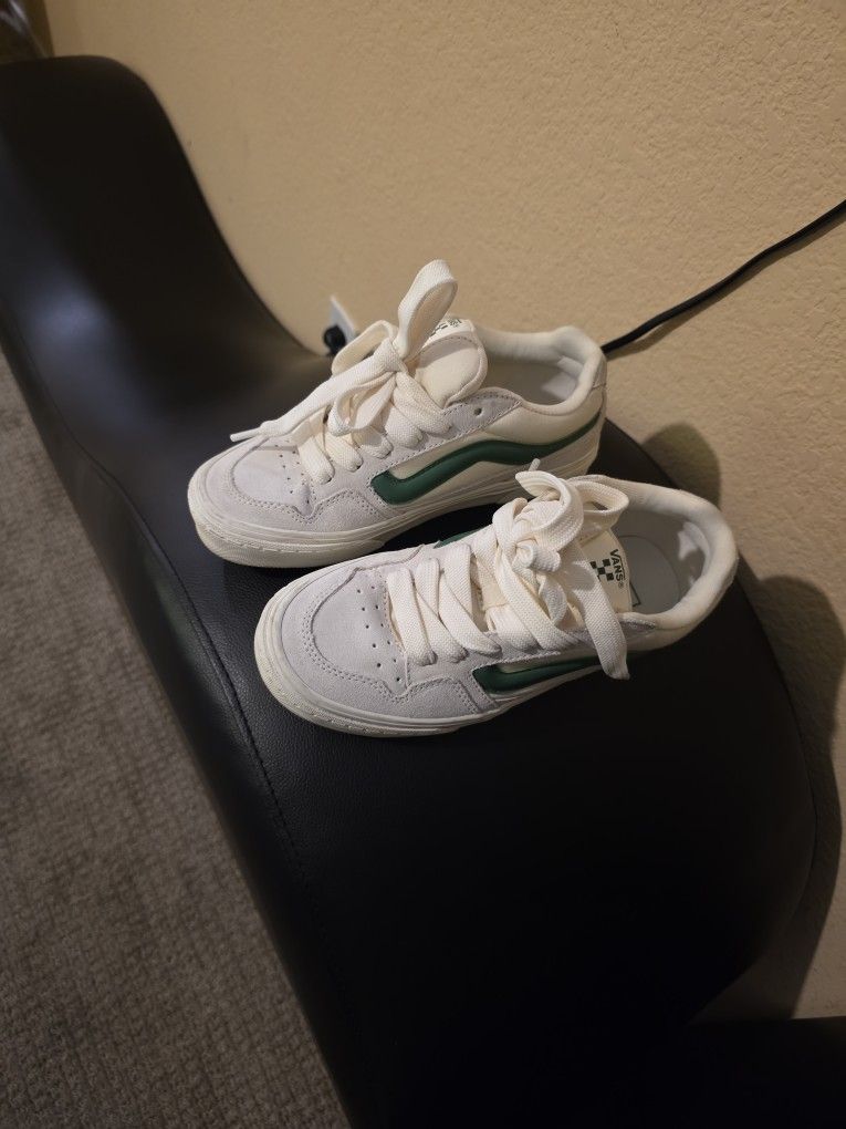 Vans 6 1/2 for Sale in Las Vegas, NV - OfferUp