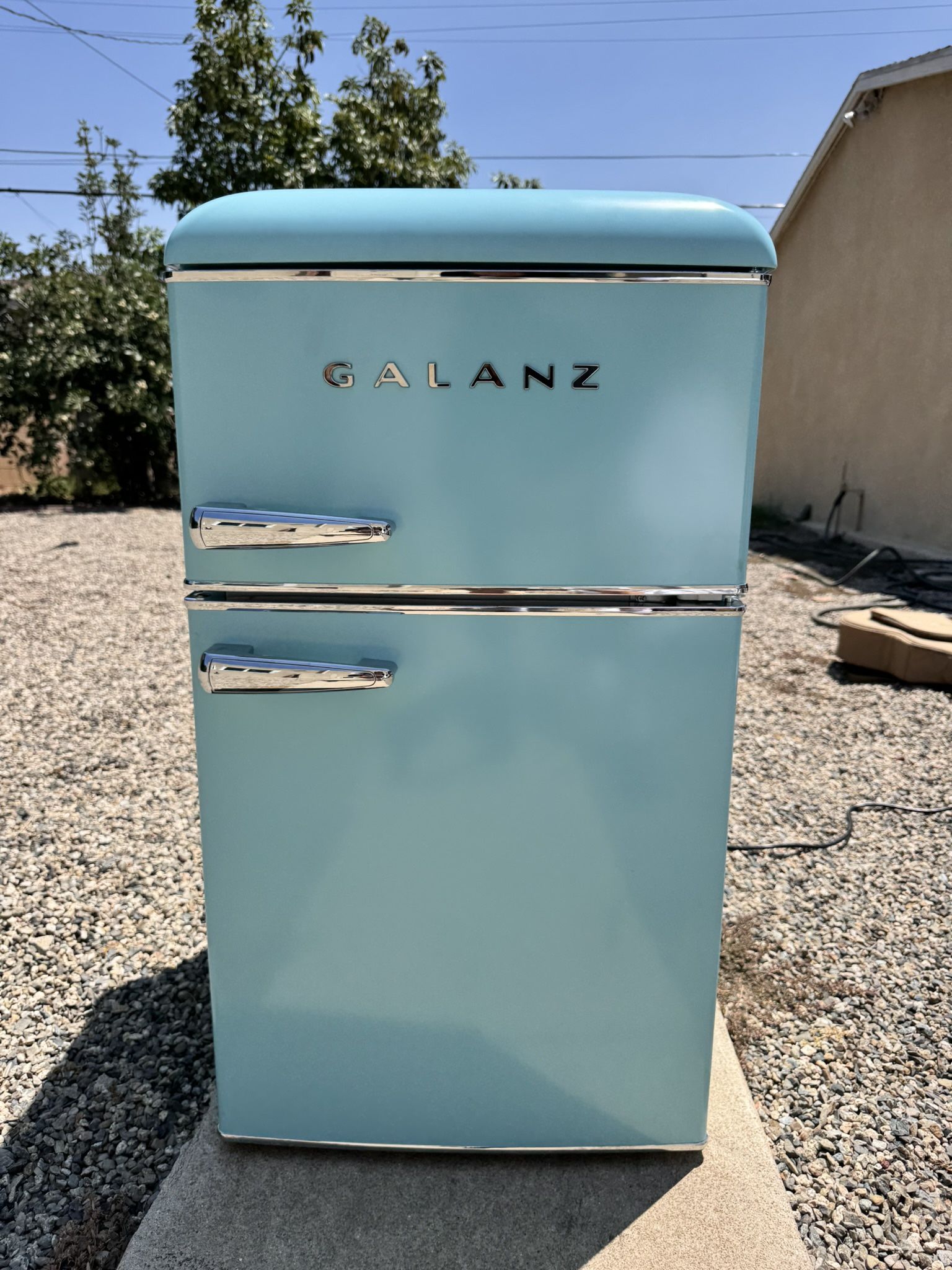 Galanz Mini Refrigerator for Sale in Alhambra, CA - OfferUp