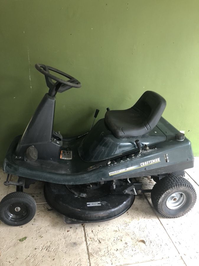 Sears craftsmen riding lawn mower for Sale in Fort Lauderdale, FL - OfferUp