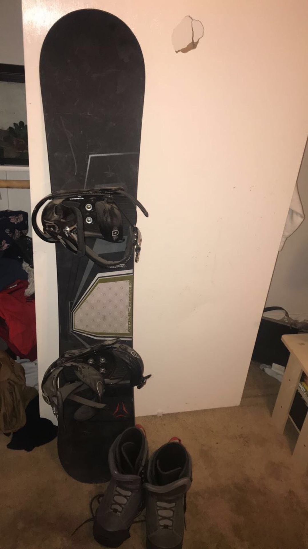 Atomic dream raider 158 snowboard with size 9 heelside boots for Sale ...
