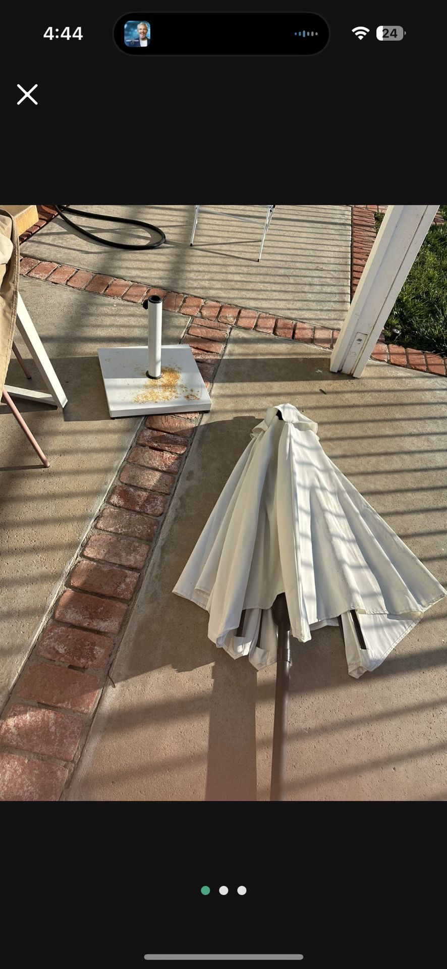 Outdoor 7.5’ Umbrella+40lb Stand for Sale in Carlsbad, CA - OfferUp