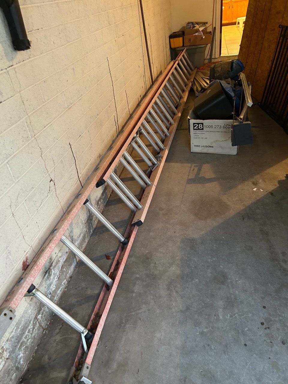 14’ fiberglass extension ladder for Sale in Glendale, AZ - OfferUp