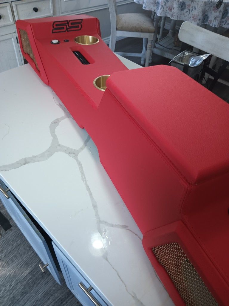 Gbody Center Console for Sale in Phillips Ranch, CA - OfferUp
