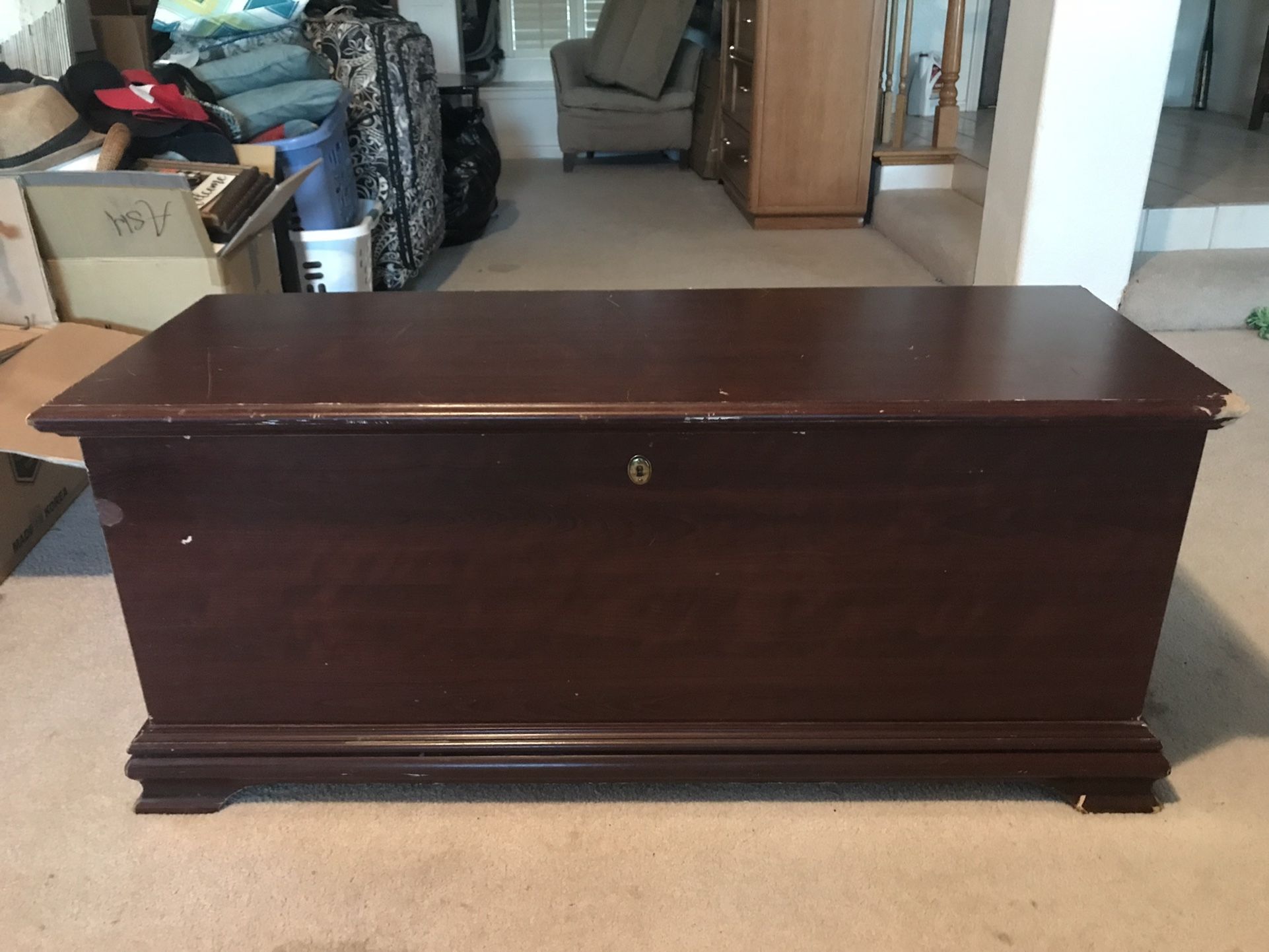 *FREE Wooden Chest 48”W x 20.5”H x 19.25D for Sale in Henderson, NV ...