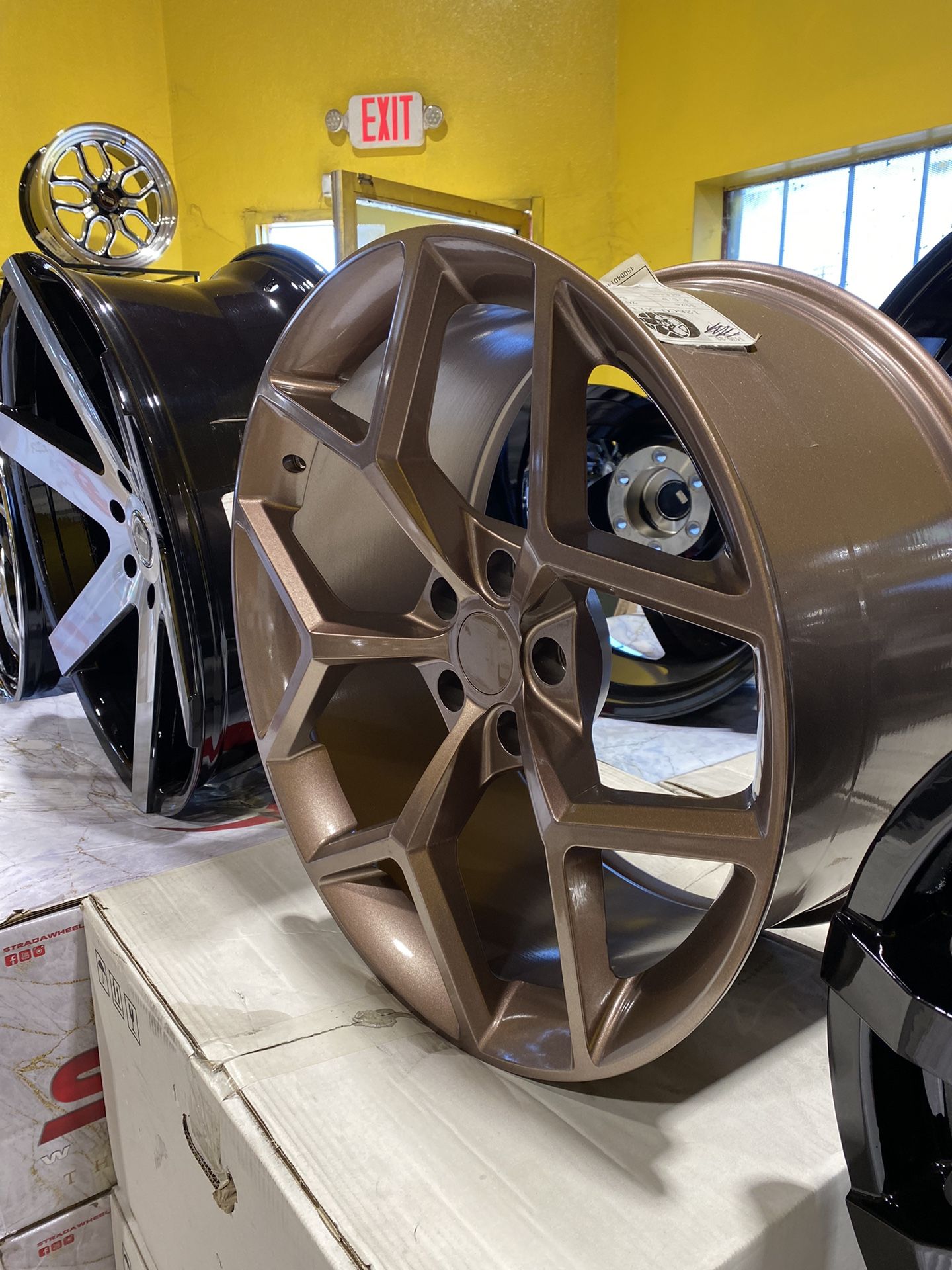 Camaro Rims for Sale in Bell Gardens, CA - OfferUp