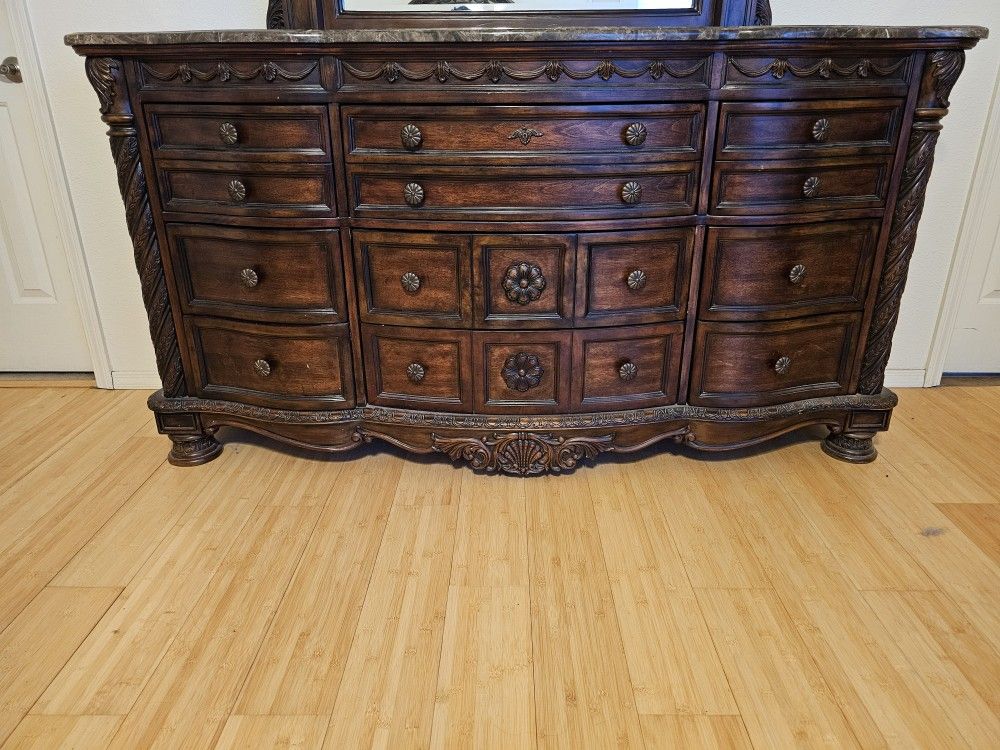 North Shore Bedroom Set (7 Piece, Ashley Furniture) for Sale in ...