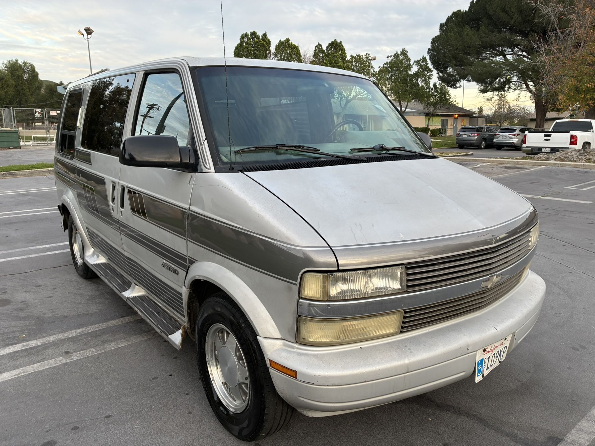 1995 Chevrolet Astro for Sale in Los Angeles, CA - OfferUp