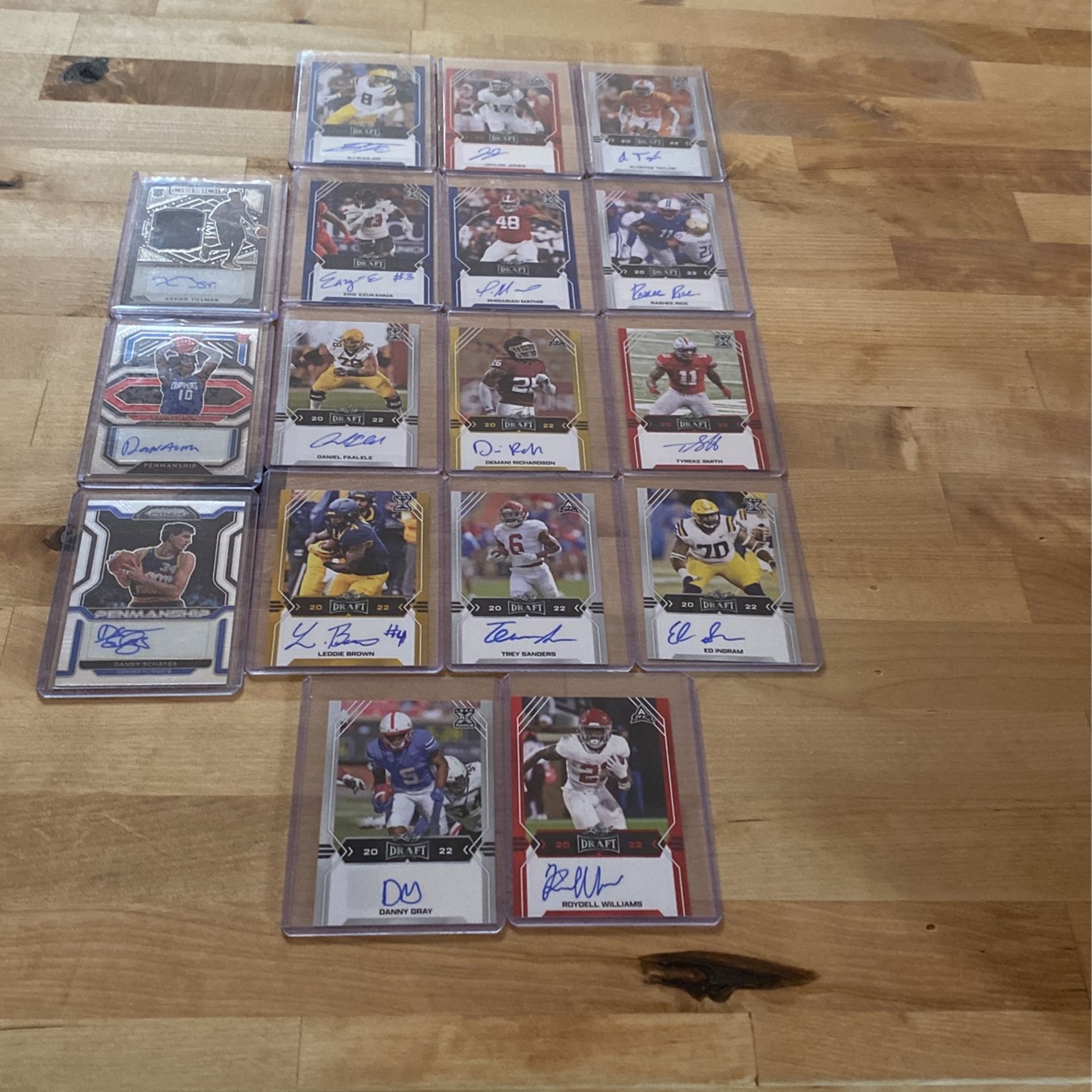 Sports Cards Auto Lot (17) Cards for Sale in Tumwater, WA - OfferUp
