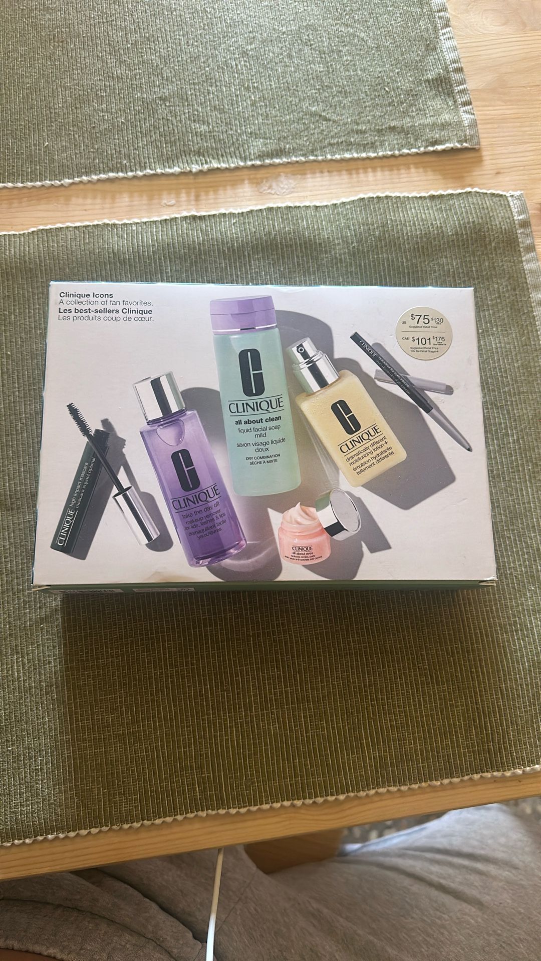 Clinique Icons Set for Sale in South Pasadena, CA - OfferUp