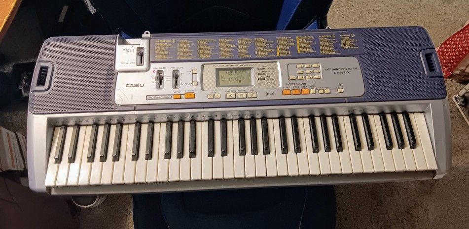 Casio LK-110 Keyboard Piano for Sale in Albuquerque, NM - OfferUp