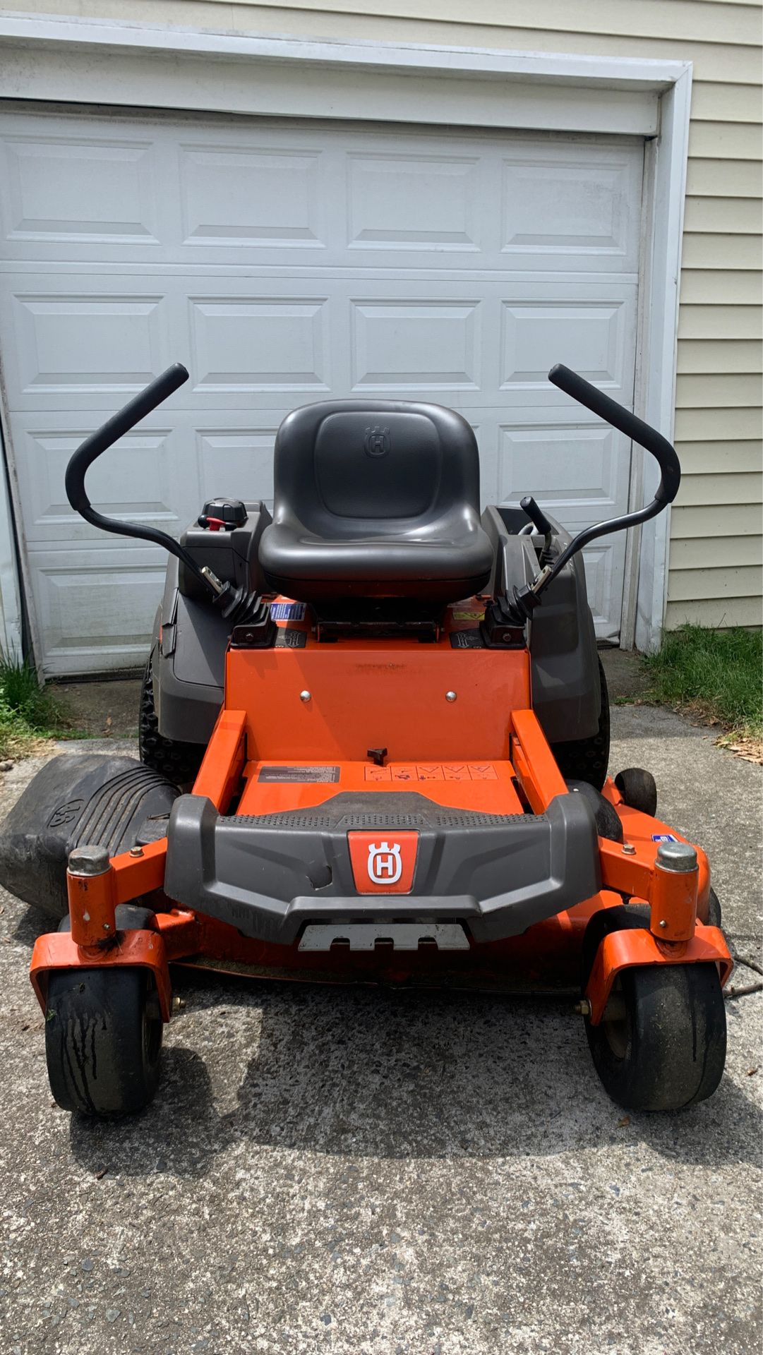Husqvarna Z246 zero turn mower for Sale in Norfolk, VA - OfferUp