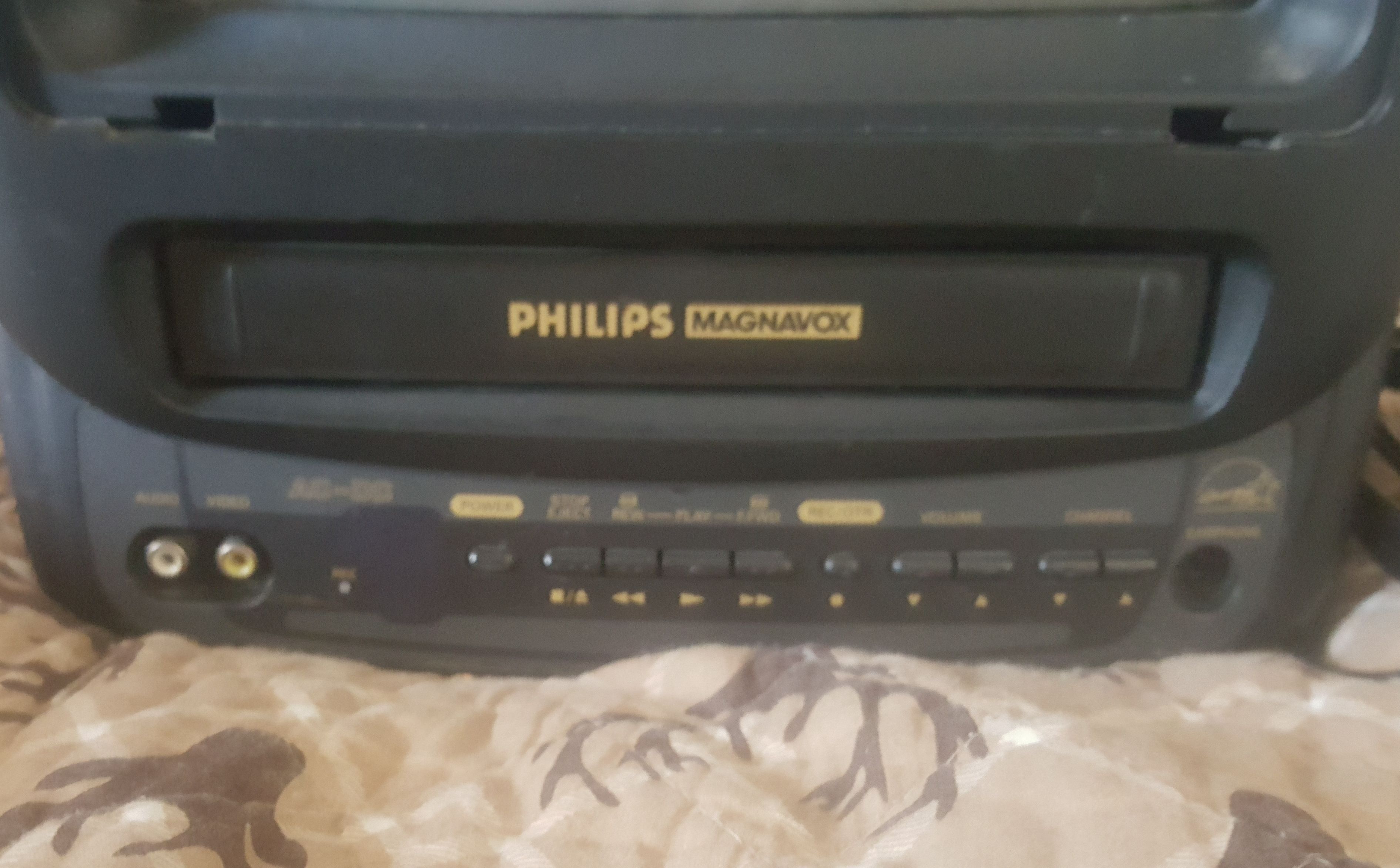 Philips Magnavox Portable 9" CRT TV N VSH Combo for Sale in Round Rock ...