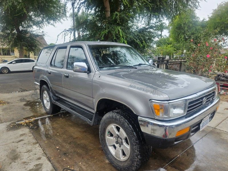 93 Toyota 4runner 3.0l V6 for Sale in Montclair, CA - OfferUp