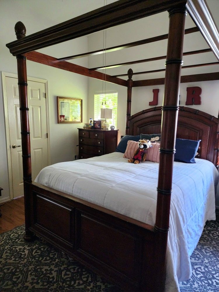 Key West Tobacco Canopy Queen Bed for Sale in Bellview, FL - OfferUp