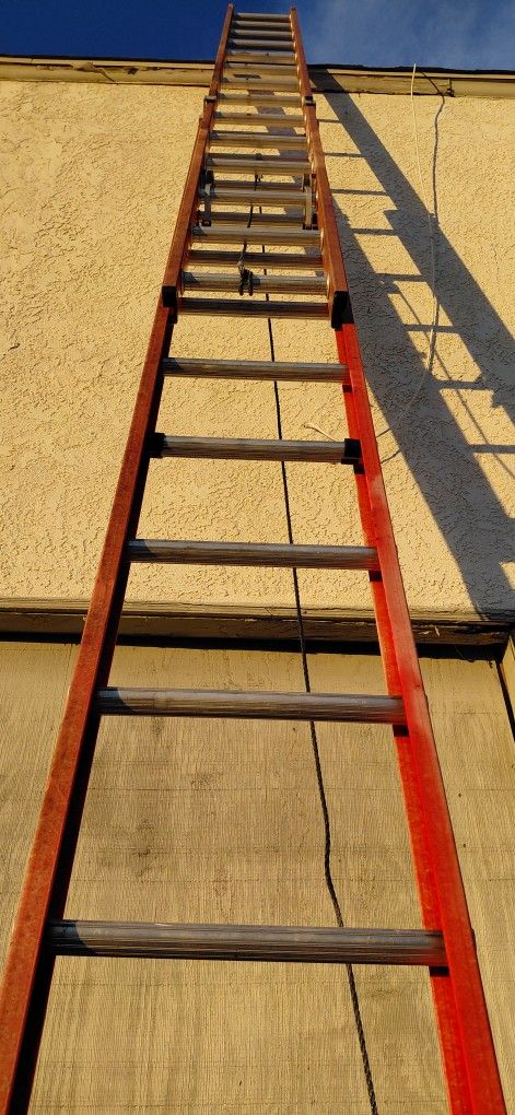 Werner Fiberglass Extention Ladder for Sale in Fullerton, CA - OfferUp