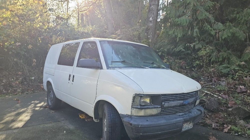 2005 Chevrolet Astro for Sale in Bothell, WA - OfferUp