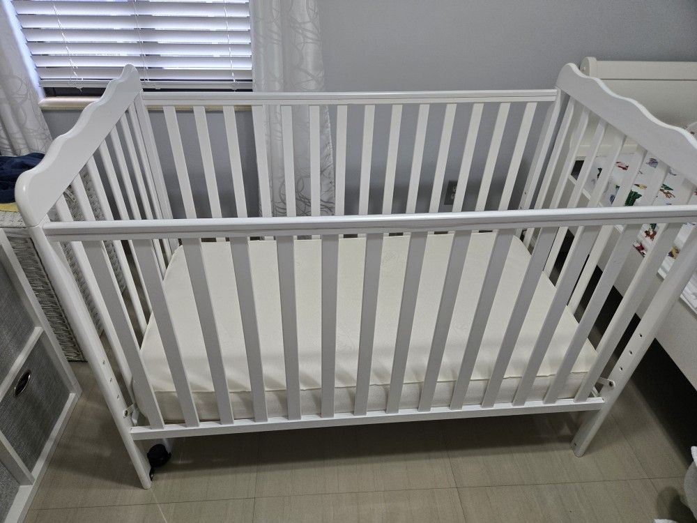 Free Crib and Mattress for Sale in Miami, FL - OfferUp