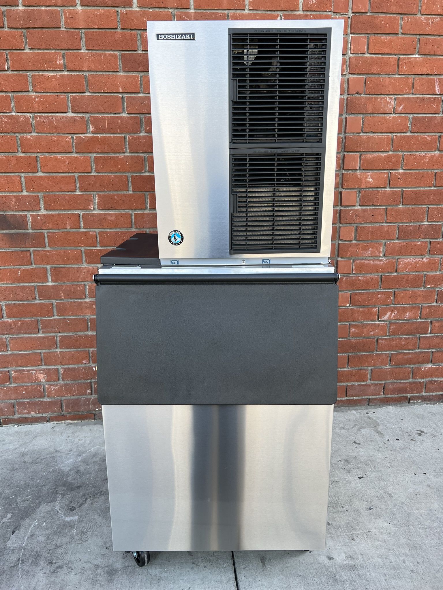 Hoshizaki KM-660MAJ 22" Crescent Cube Ice Machine Head - 665 lb/24 hr, Air Cooled, 115v for Sale ...