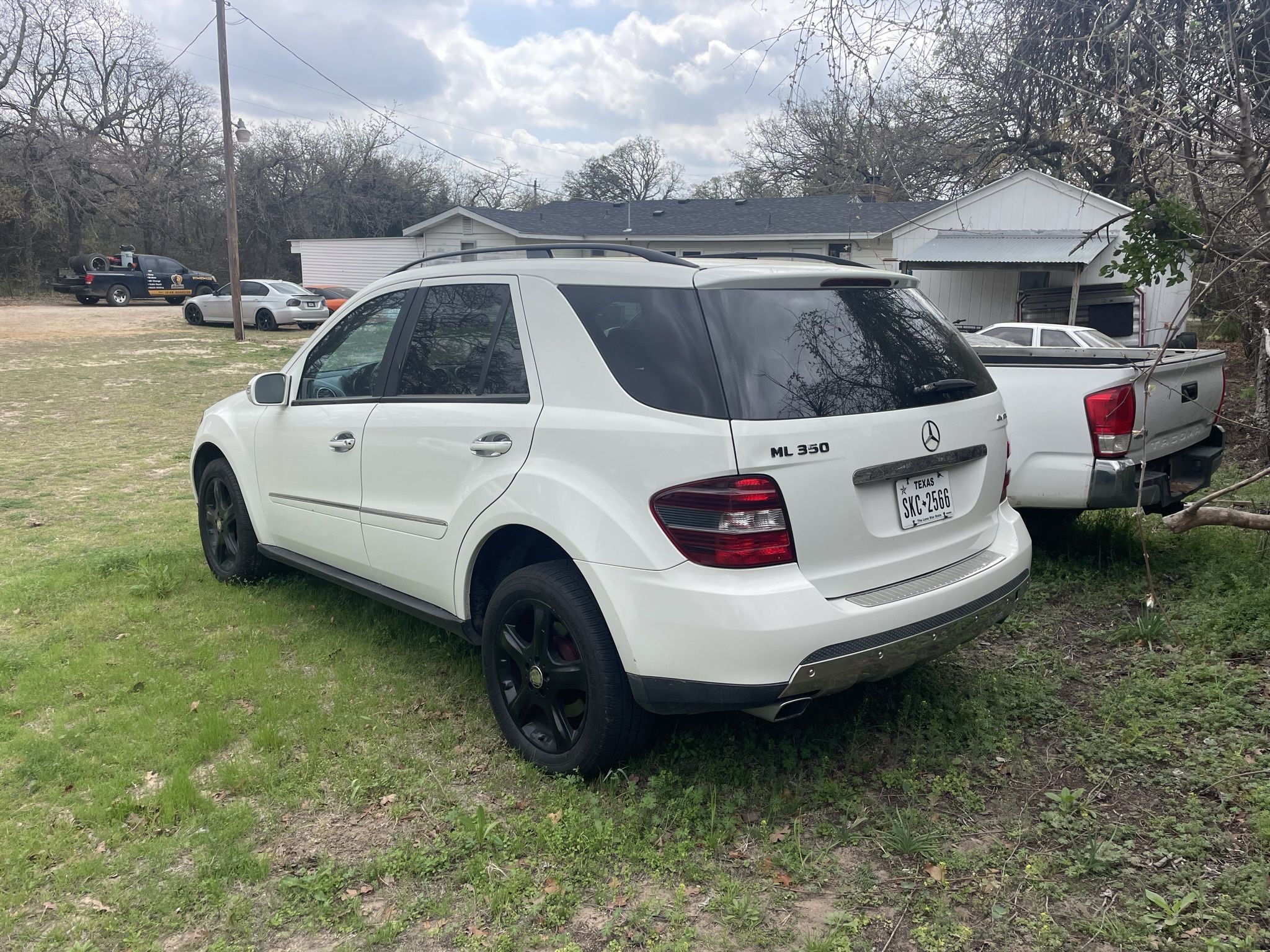 2009 Mercedes ML350 4 Matic for Sale in Saginaw, TX - OfferUp