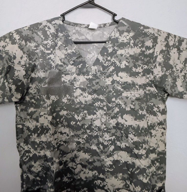 Unisex ACU Digital Camouflage Medical Scrub Top Small for Sale in San ...