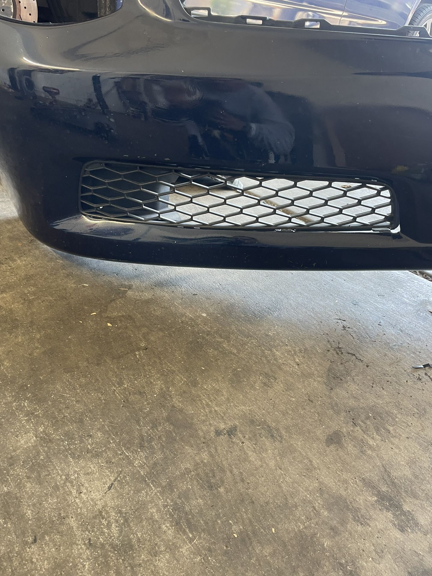 Infiniti G35 05 06 Bumper Mesh Grill for Sale in Las Vegas, NV - OfferUp