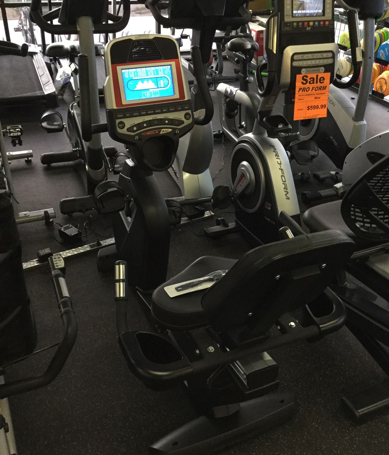 Sole R92 recumbent exercise bike for Sale in Phoenix, AZ - OfferUp