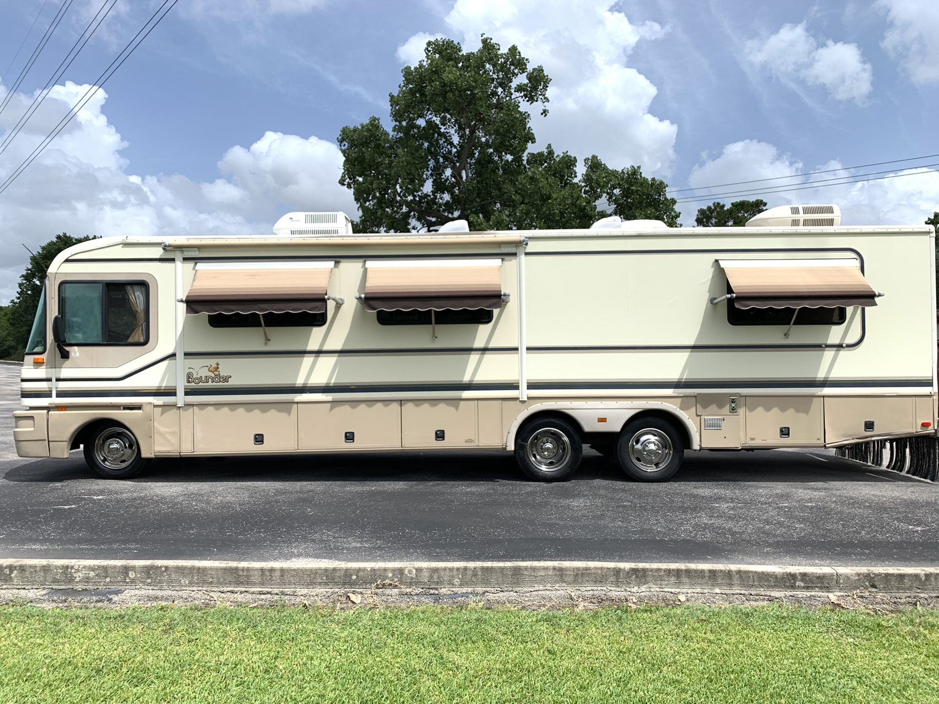 1996 Bounder 36FT Class A Chevy Drive Motor Home Super Slide Out Tag ...