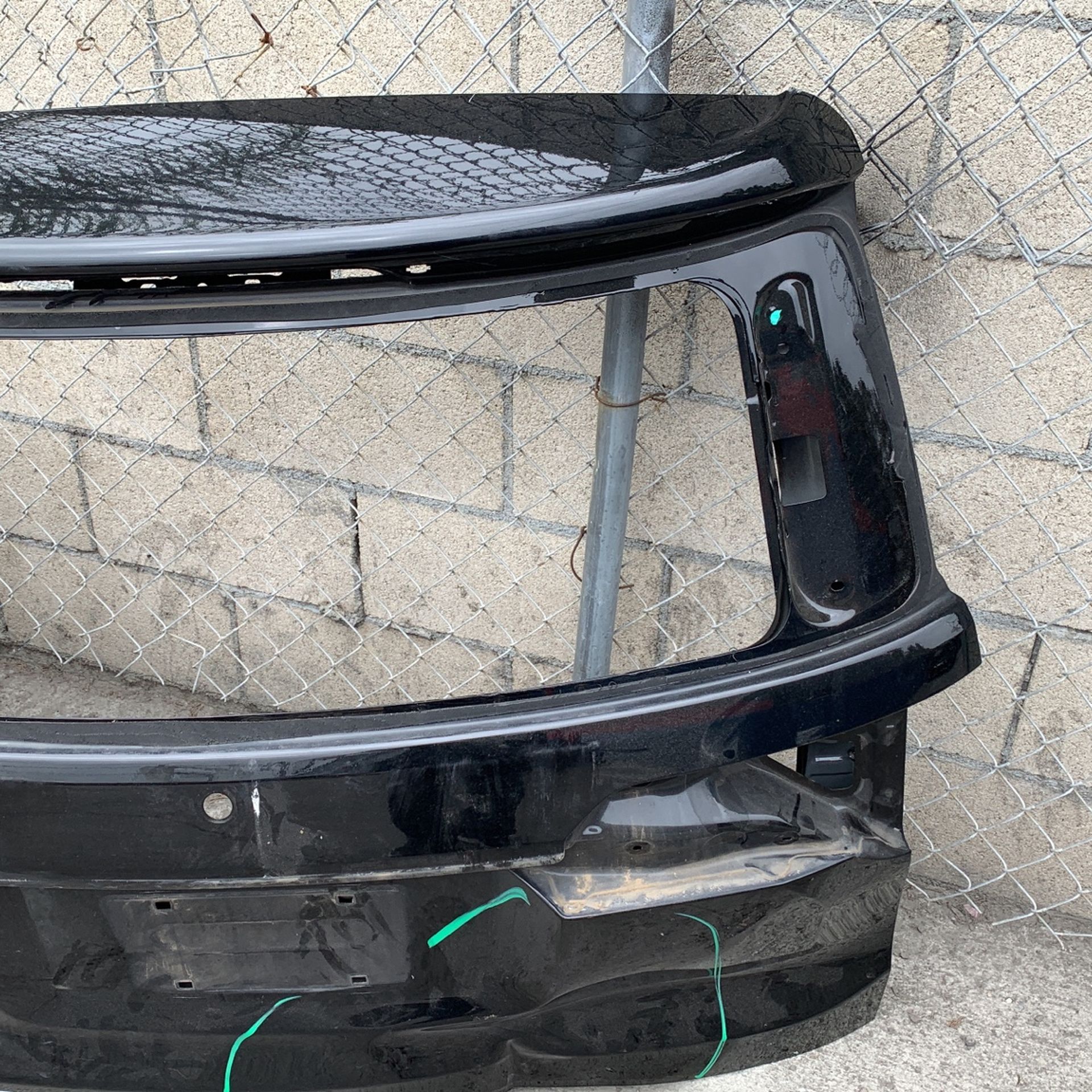 2020 -2021/ GMC Acadia Lift gate for Sale in Long Beach, CA - OfferUp