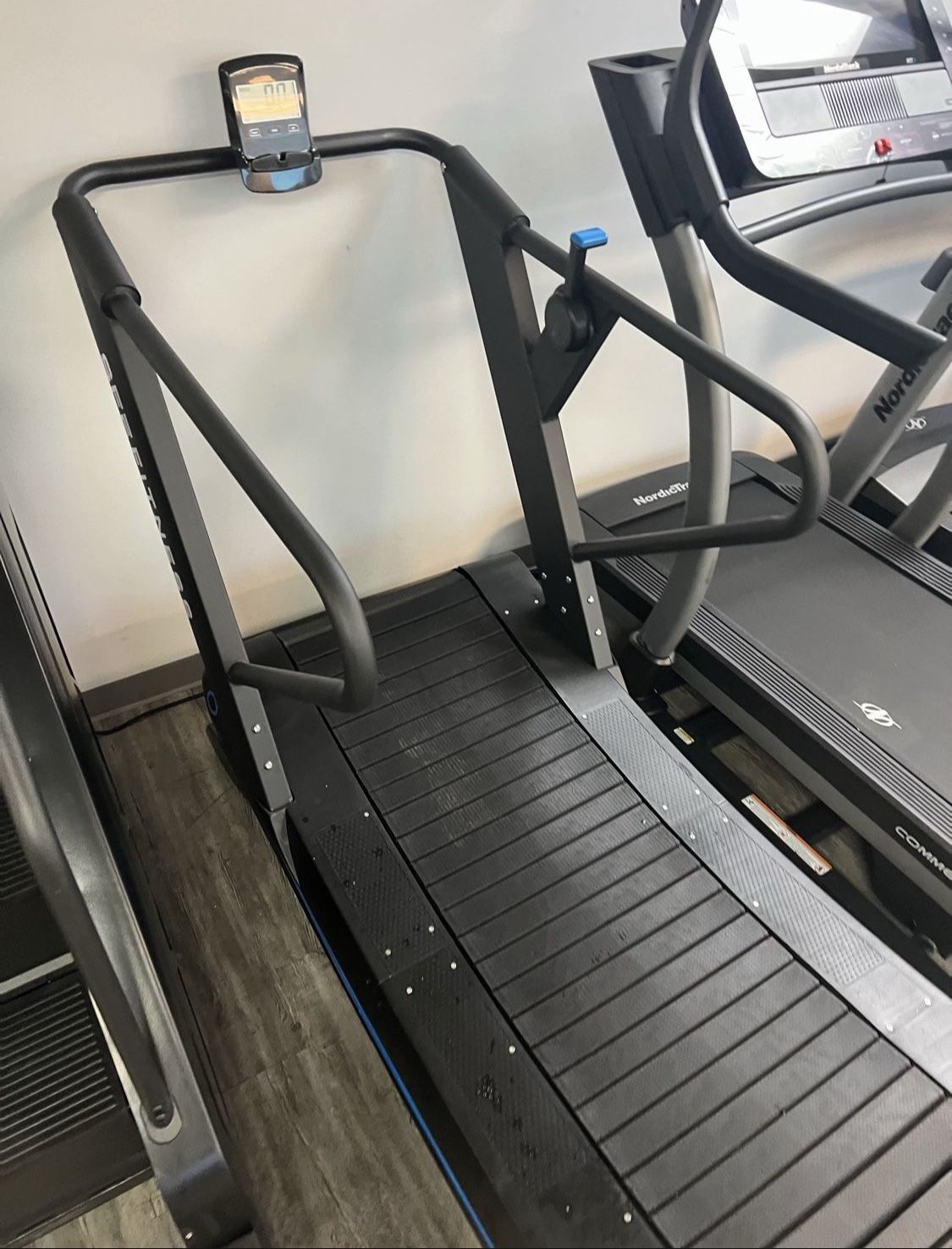 $1300 - SFE Air Runner PRO Curved Treadmill for Sale in Glendale, AZ ...