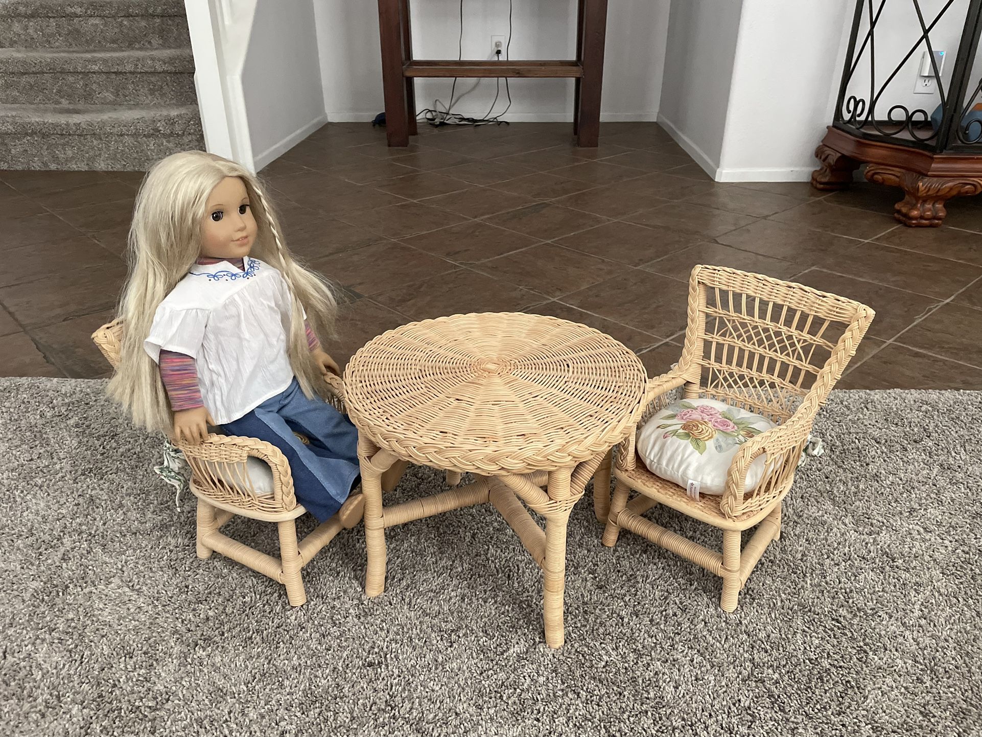 American Girl Doll Table and Chairs Set for Sale in Riverside, CA - OfferUp