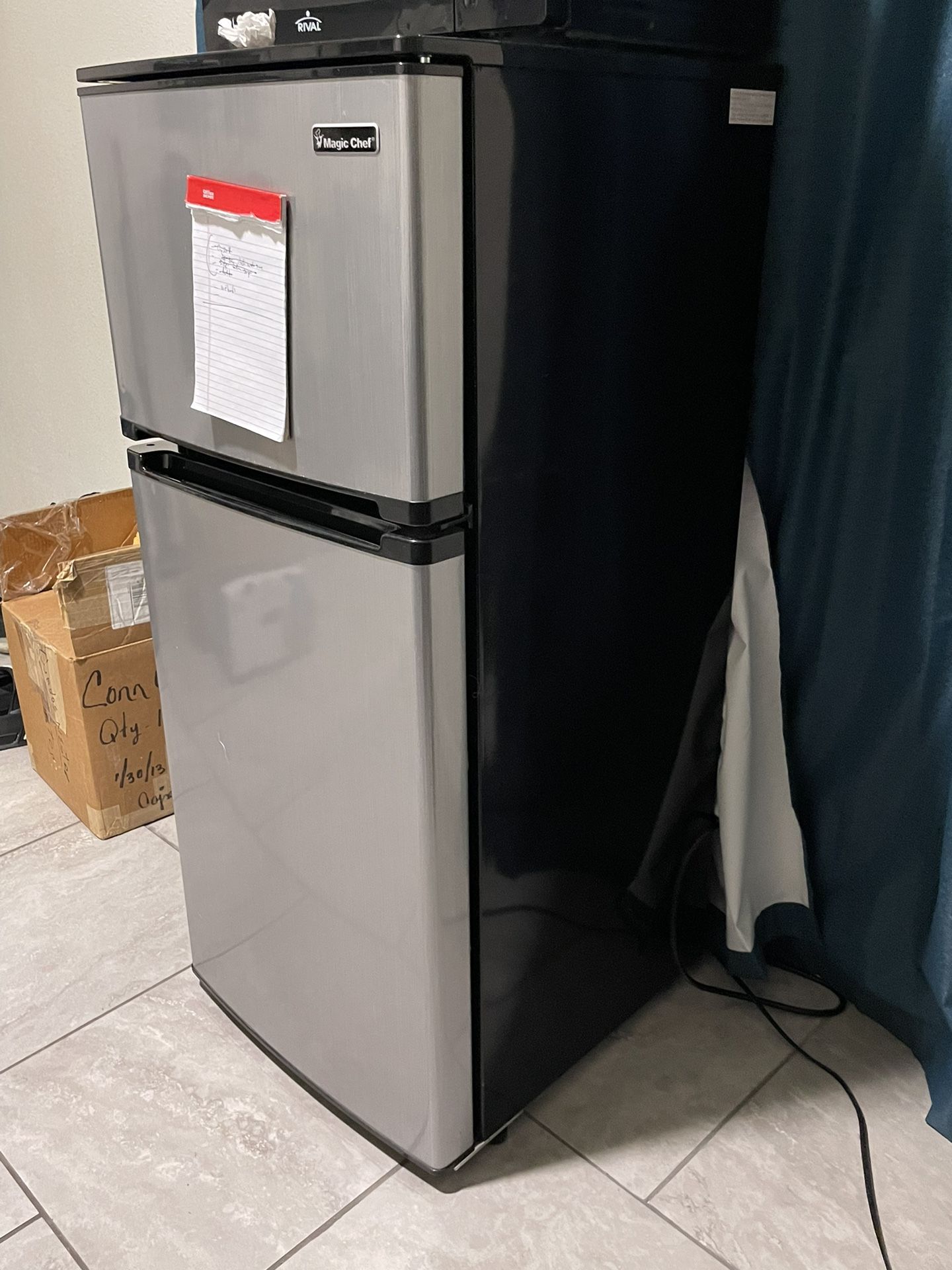 mini fridge $100 for Sale in El Centro, CA - OfferUp