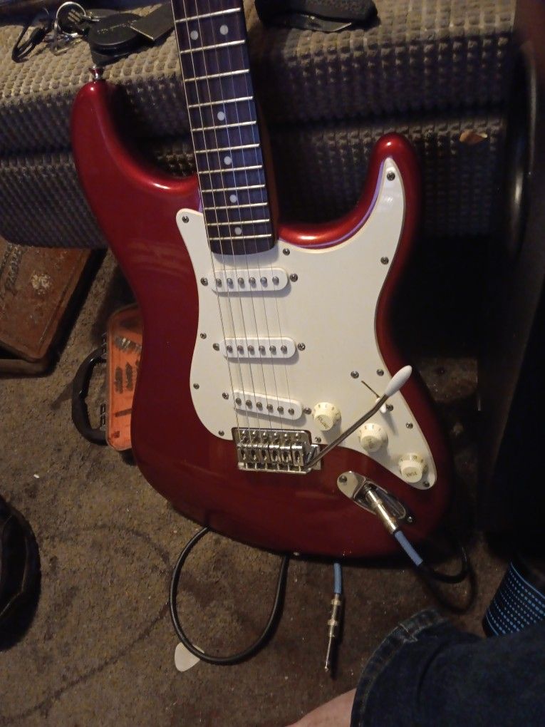 Fender Squire Stratocastor 6 String Guitar for Sale in Hudson, FL - OfferUp