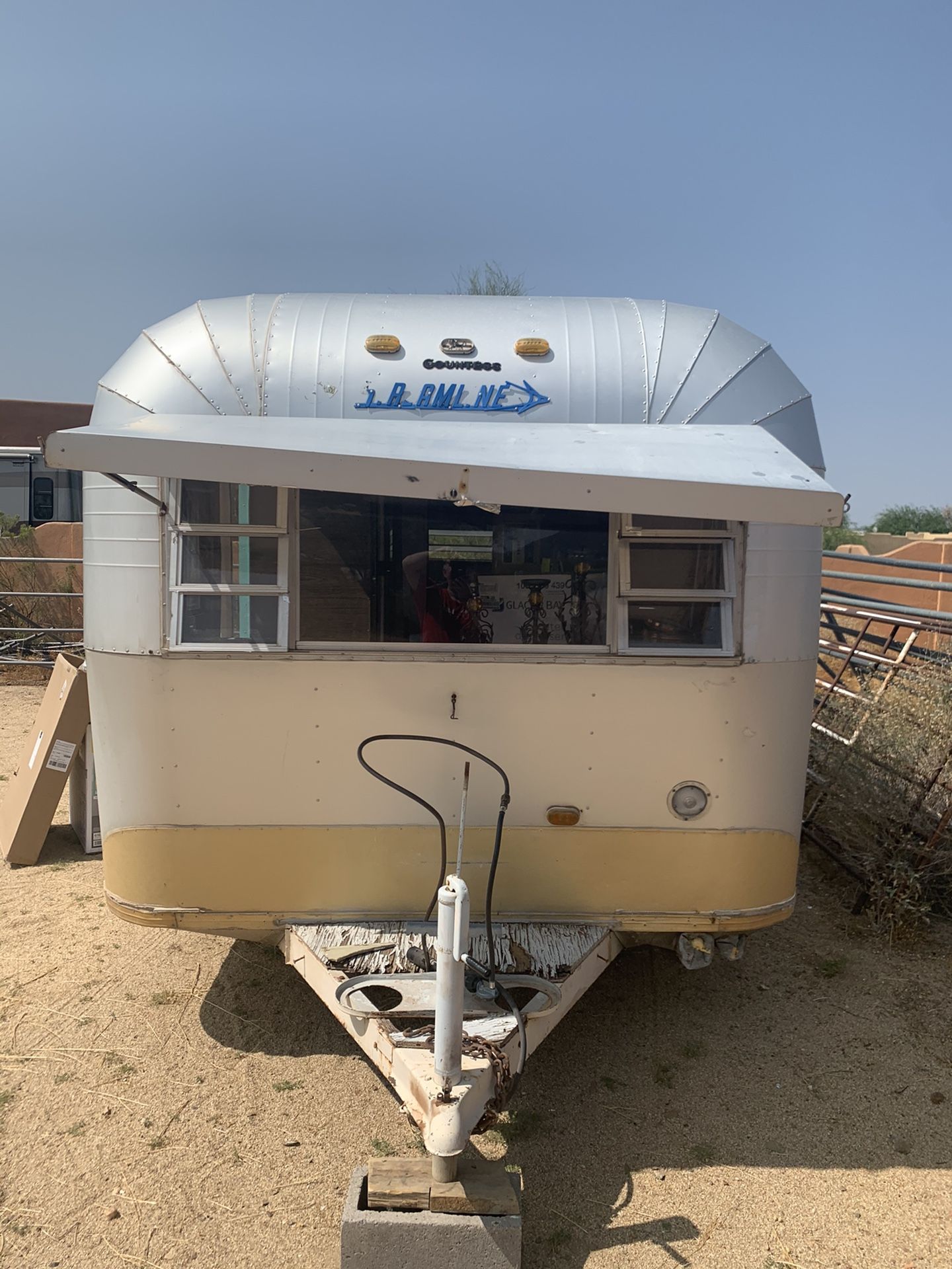 1969 Streamline imperial countess. Airstream, SilverStreak style camper ...