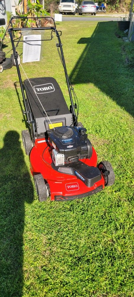 Toro Recycler 21442 22 in. 150 cc Gas Self-Propelled Lawn Mower for ...