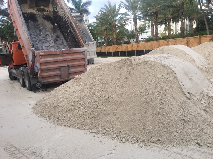 Organic soil, 50/50, dirt fill, sand fill, limerocks, milling , pavers ...