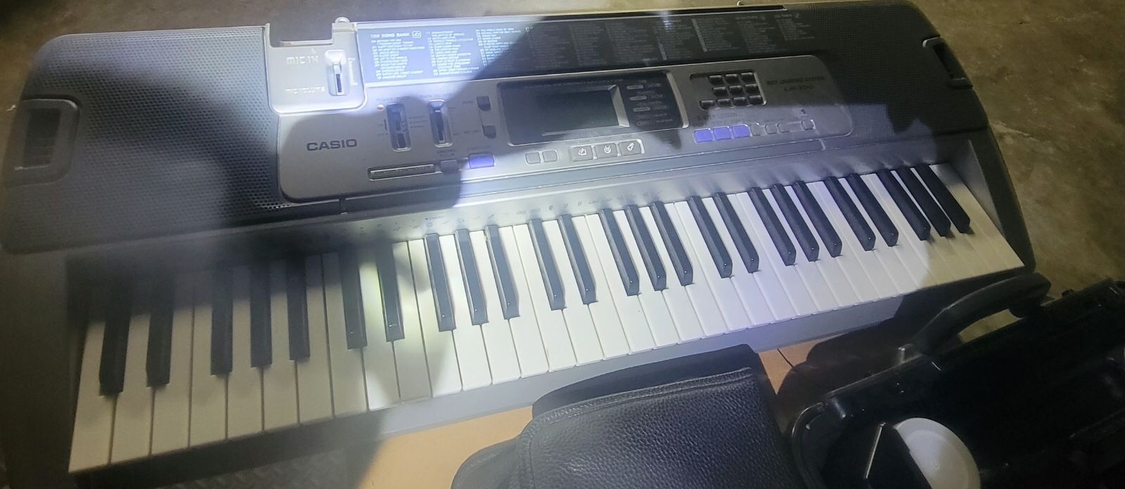 Casio Musical Information System LK-100 with Key Lighting System 100 Song Bank for Sale in ...