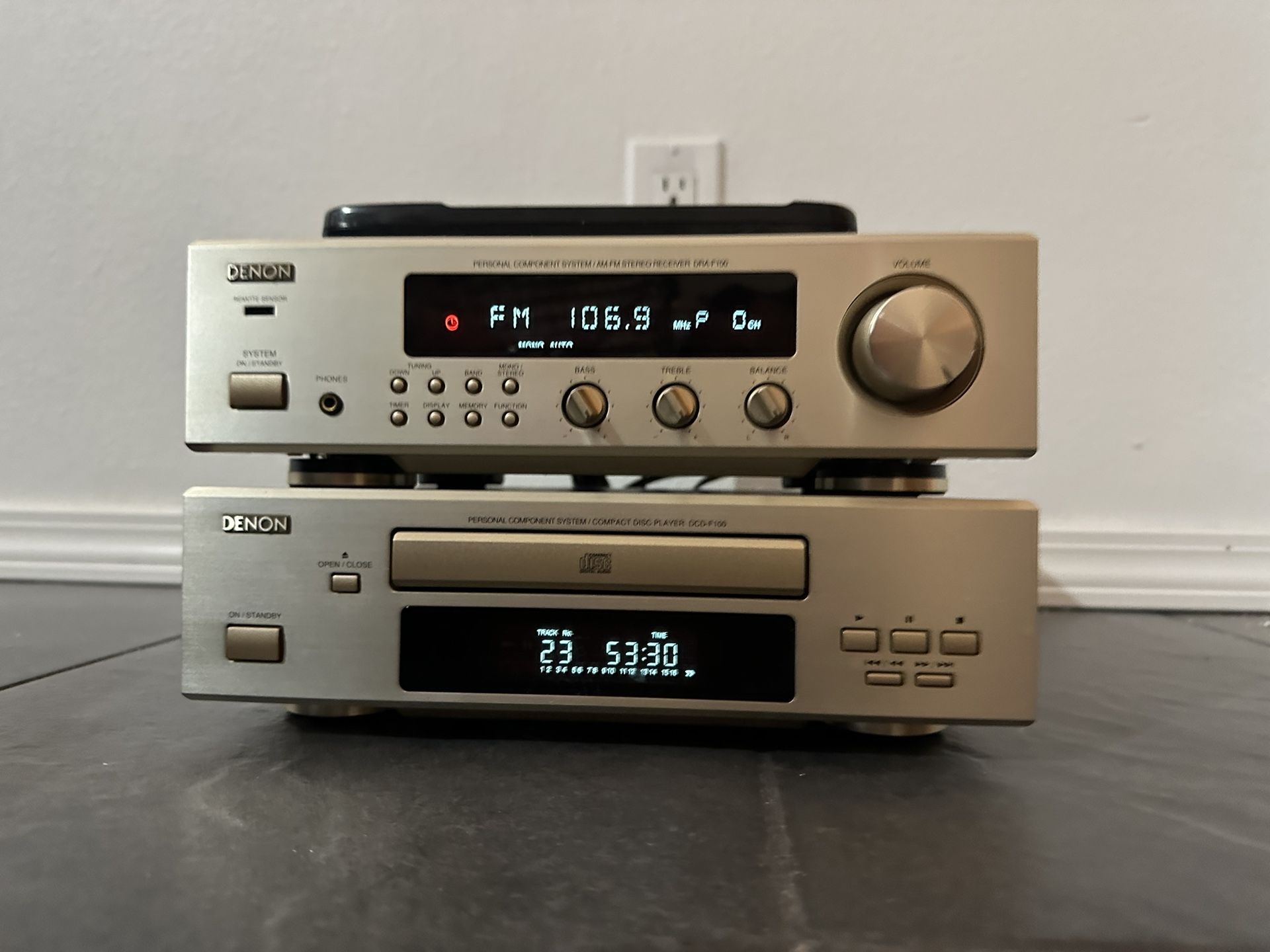 DENON BOOKSHELF HIFI STEREO WITH REMOTE VINITAGE for Sale in Maple ...